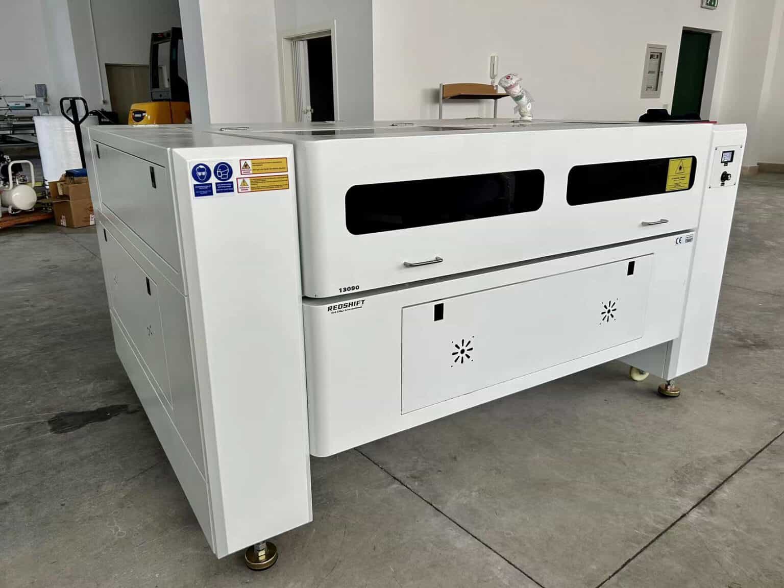 CO2 Laser Cutter | Cut Wood, Acrylic, Leather, Fabric | 90W-150W | RedShift