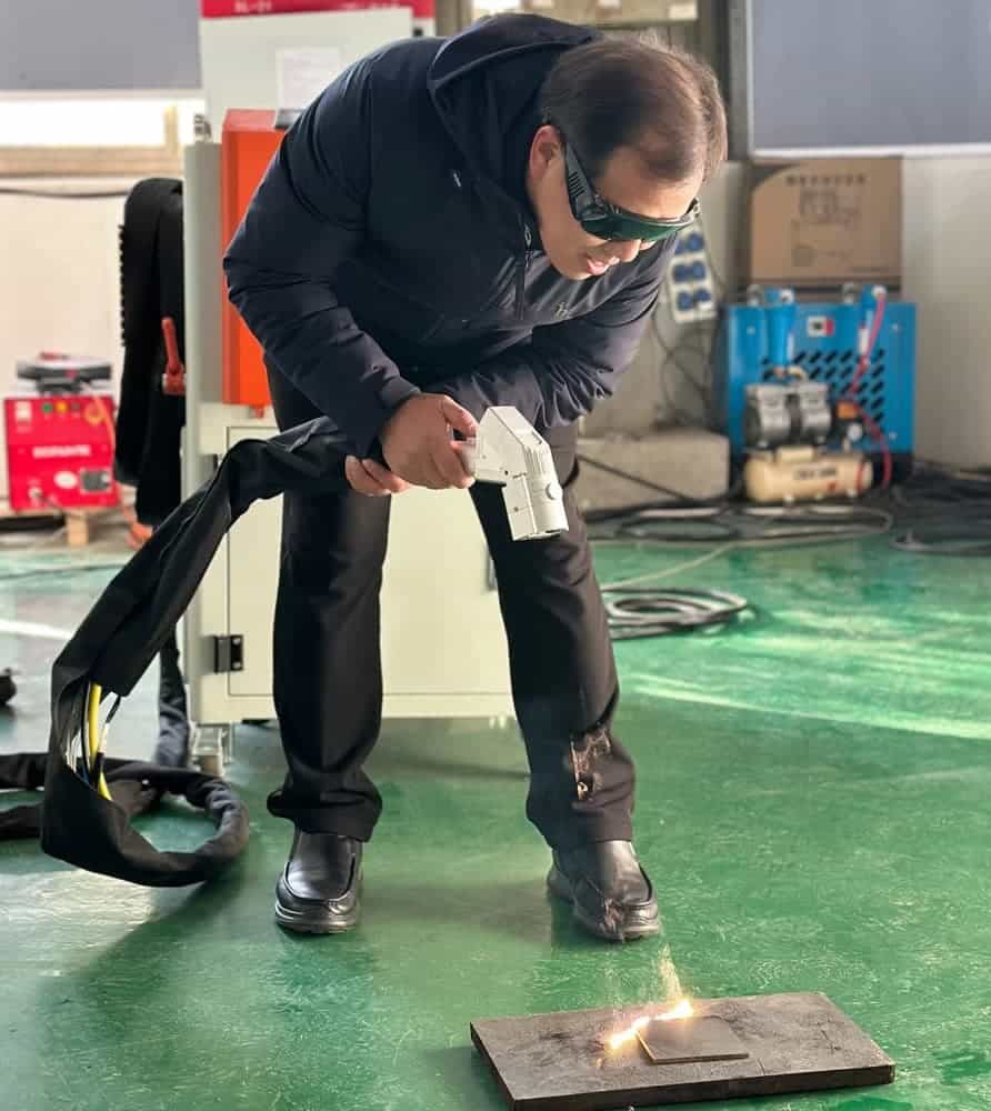 Handheld Pulse Laser Cleaning Machine - RedShift Laser